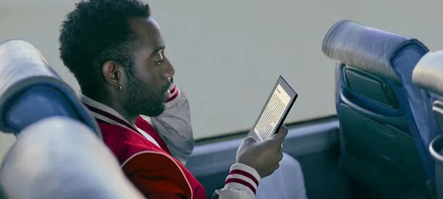 New Energy eReader Pro 4 with built-in light